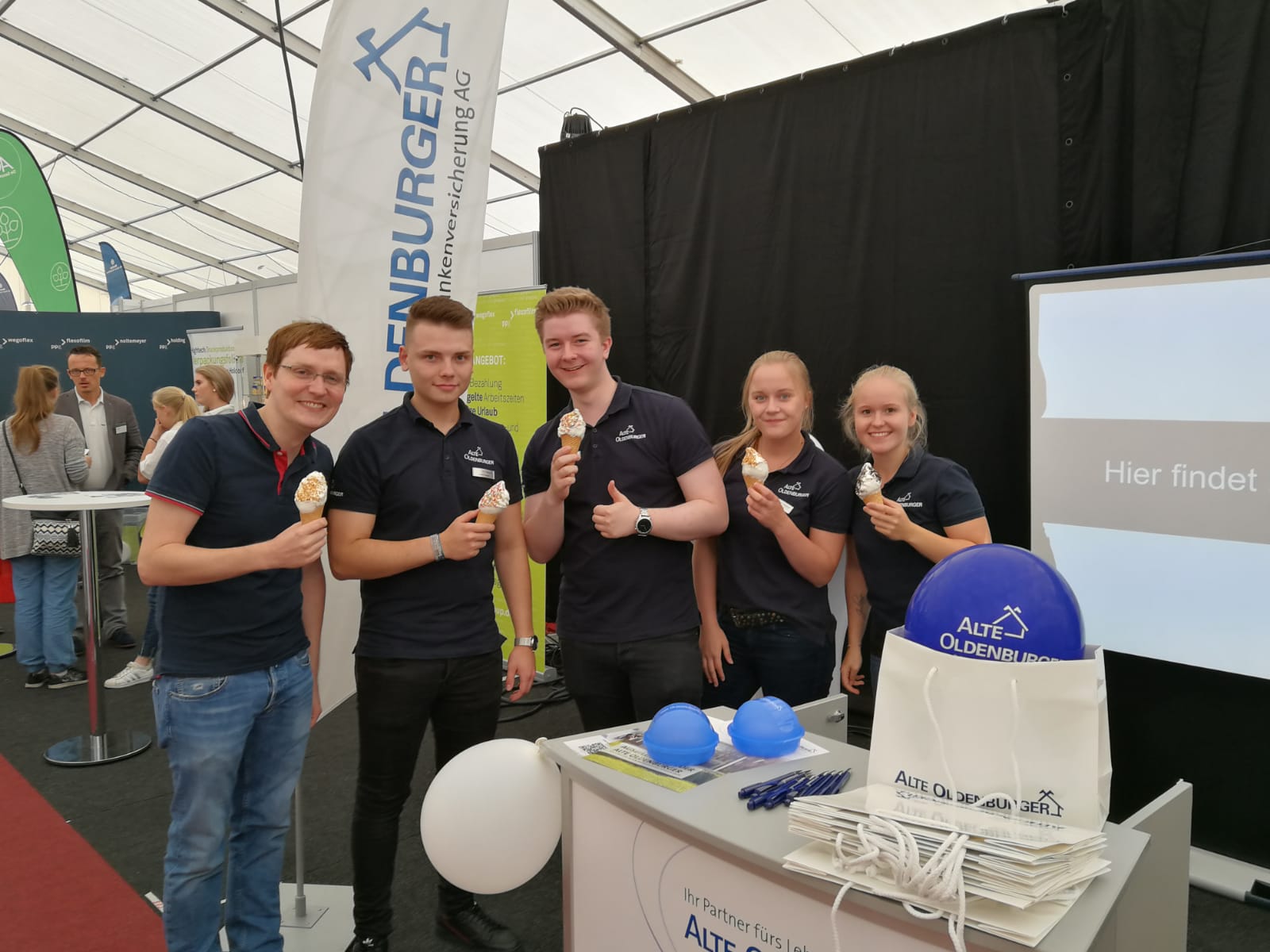 Die AOzubis auf der Jobmesse - Ausbildung bei der ALTE OLDENBURGER in ...